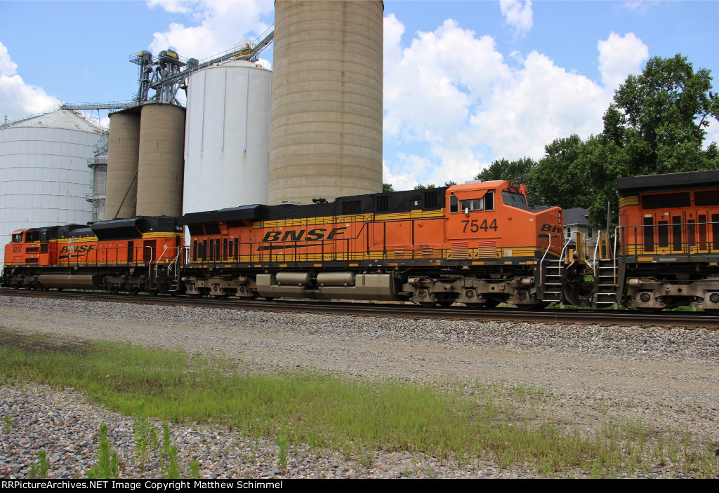BNSF 7544